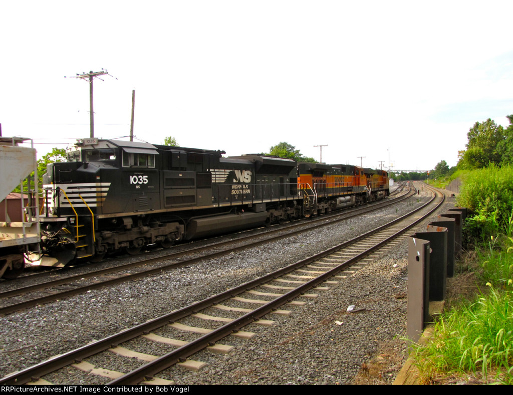 NS 1035 and BNSF 1092